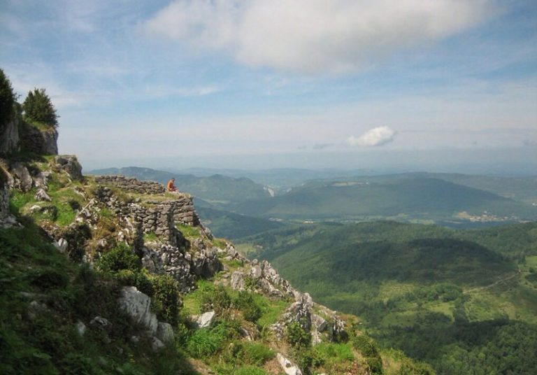 A Brief History of the Cathars - The Sangha House